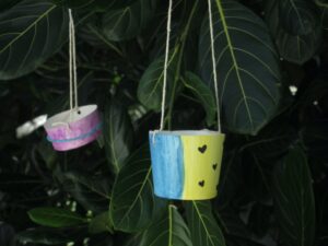 Easy Paper cup bird feeder craft for preschoolers - The Purple Yarn