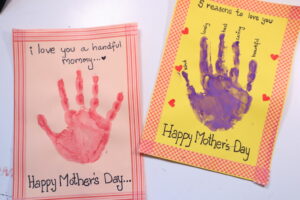 DIY Mother's day handprint card kids Can make - The Purple Yarn