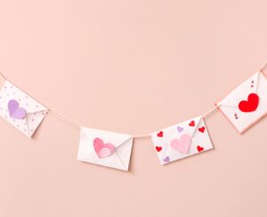 Valentine's Day Envelope Craft idea for kids - The Purple Yarn